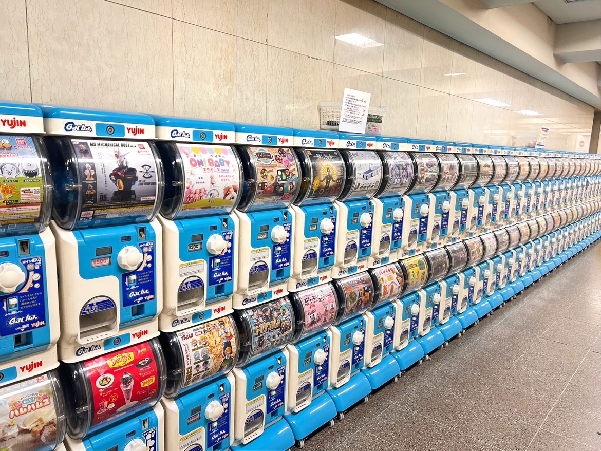 The 6 best gacha-gacha(capsule toy) spots in Osaka | edamame - Kansai ...